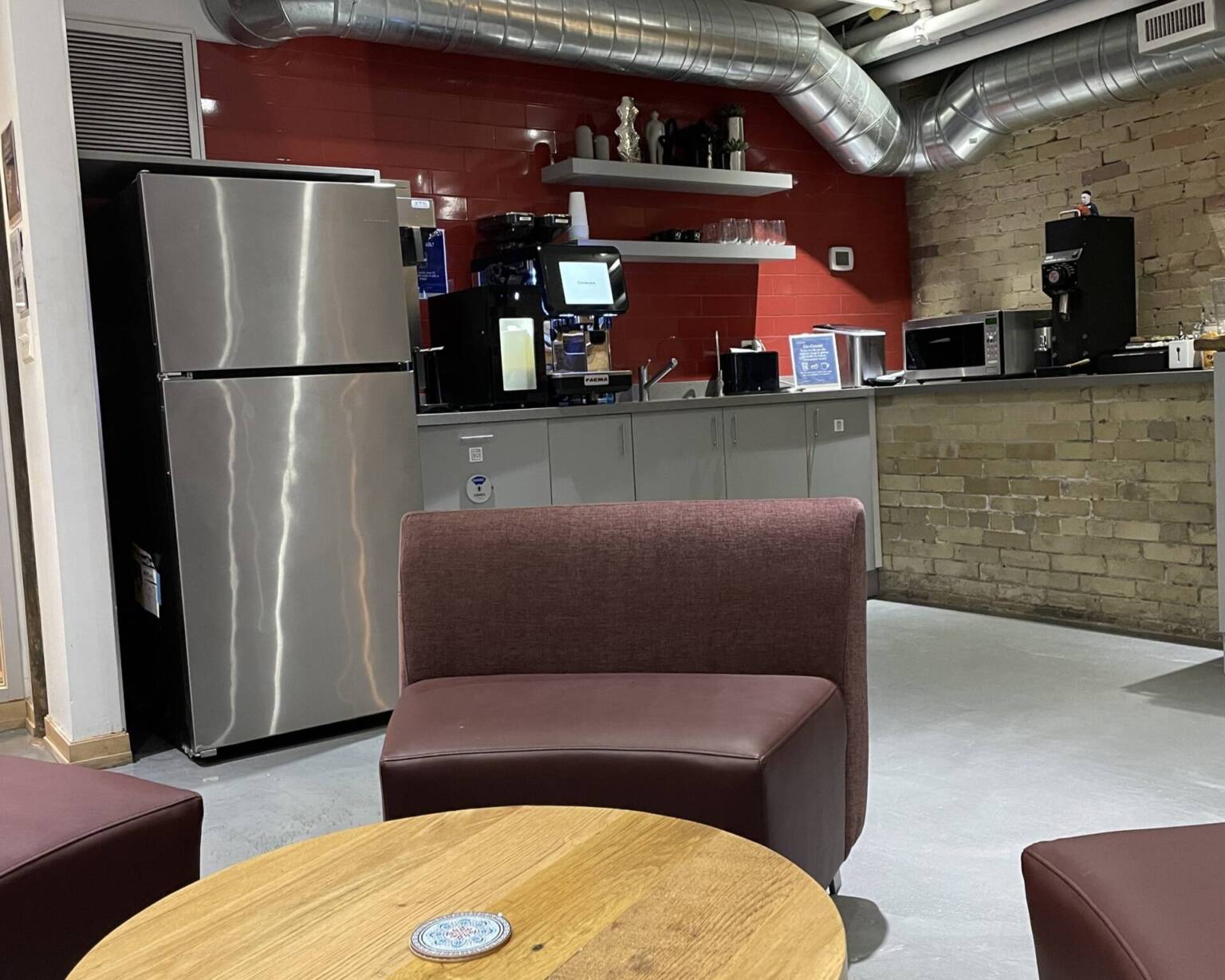 IQ The Dineen Lounge | Daniel et Daniel